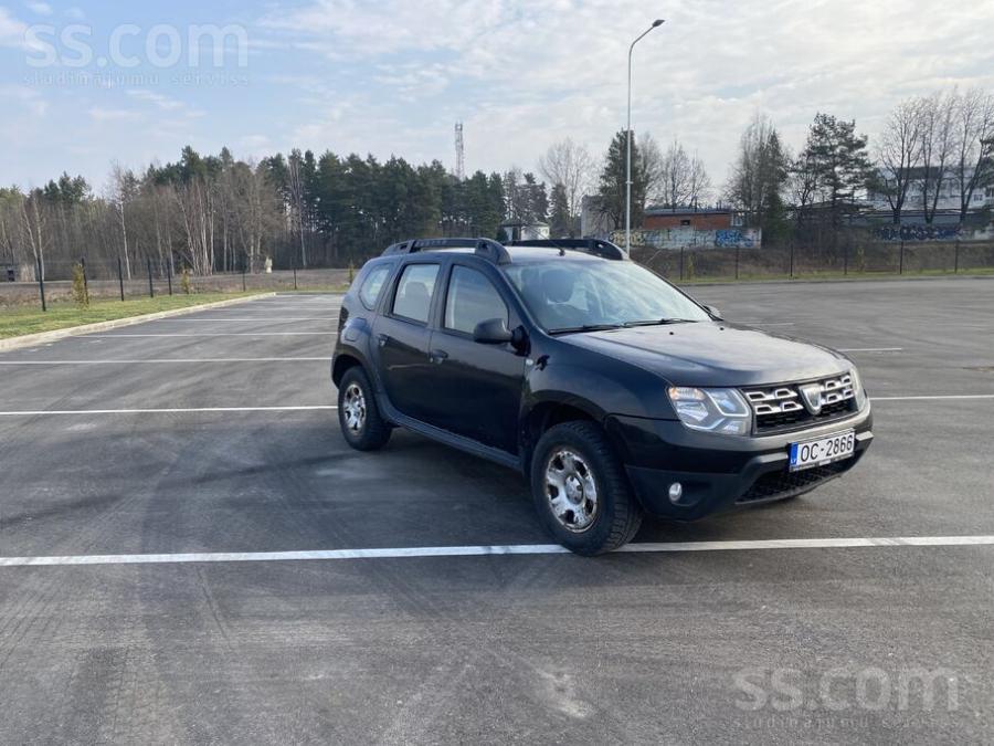 Black Dacia Duster 2017 in Riga, with an engine capacity of 1.50 L and mileage of 274 thousand km for 11575 €, photo 1 on AUTOMOTO.COM.LV
