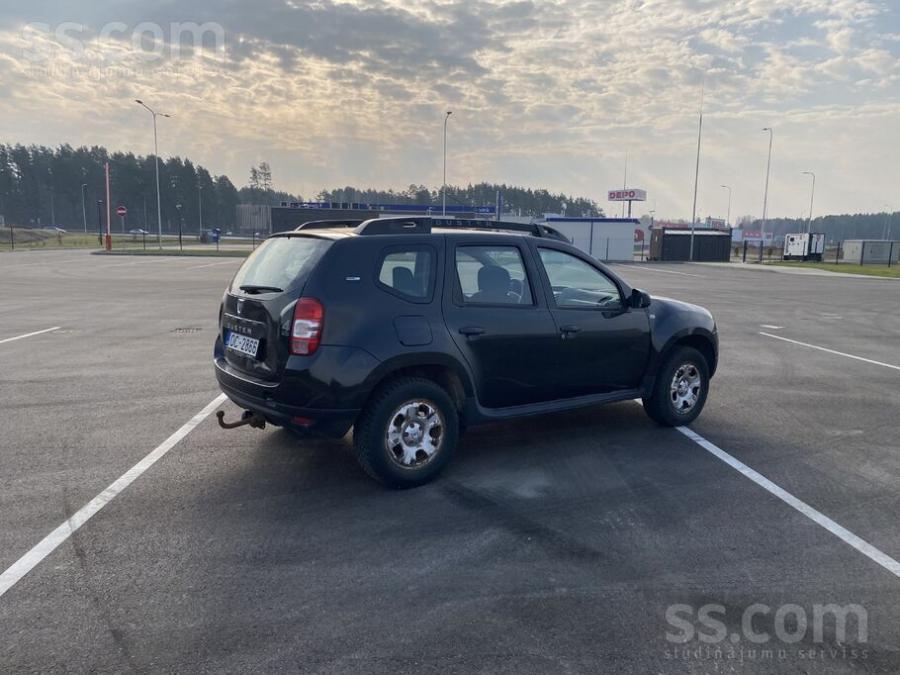 Black Dacia Duster 2017 in Riga, with an engine capacity of 1.50 L and mileage of 274 thousand km for 11575 €, photo 3 on AUTOMOTO.COM.LV