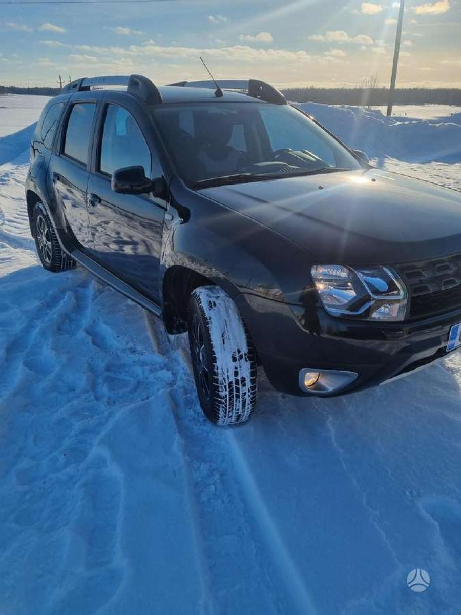 Black Dacia Duster 2017 in Siauliai, with an engine capacity of 1.20 L and mileage of 72 thousand km for 9700 €, photo 2 on AUTOMOTO.COM.LV