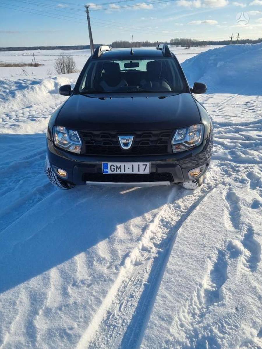 Black Dacia Duster 2017 in Siauliai, with an engine capacity of 1.20 L and mileage of 72 thousand km for 9700 €, photo 3 on AUTOMOTO.COM.LV