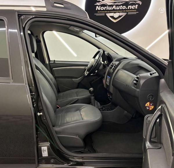 Black Dacia Duster 2017 in Marijampole, with an engine capacity of 1.20 L and mileage of 94 thousand km for 7999 €, photo 7 on AUTOMOTO.COM.LV