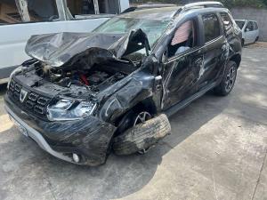 Black Dacia Duster 2017 in Taurage, with an engine capacity of 0.00 L and mileage of 140 thousand km for 3800 €, photo 3 on AUTOMOTO.COM.LV