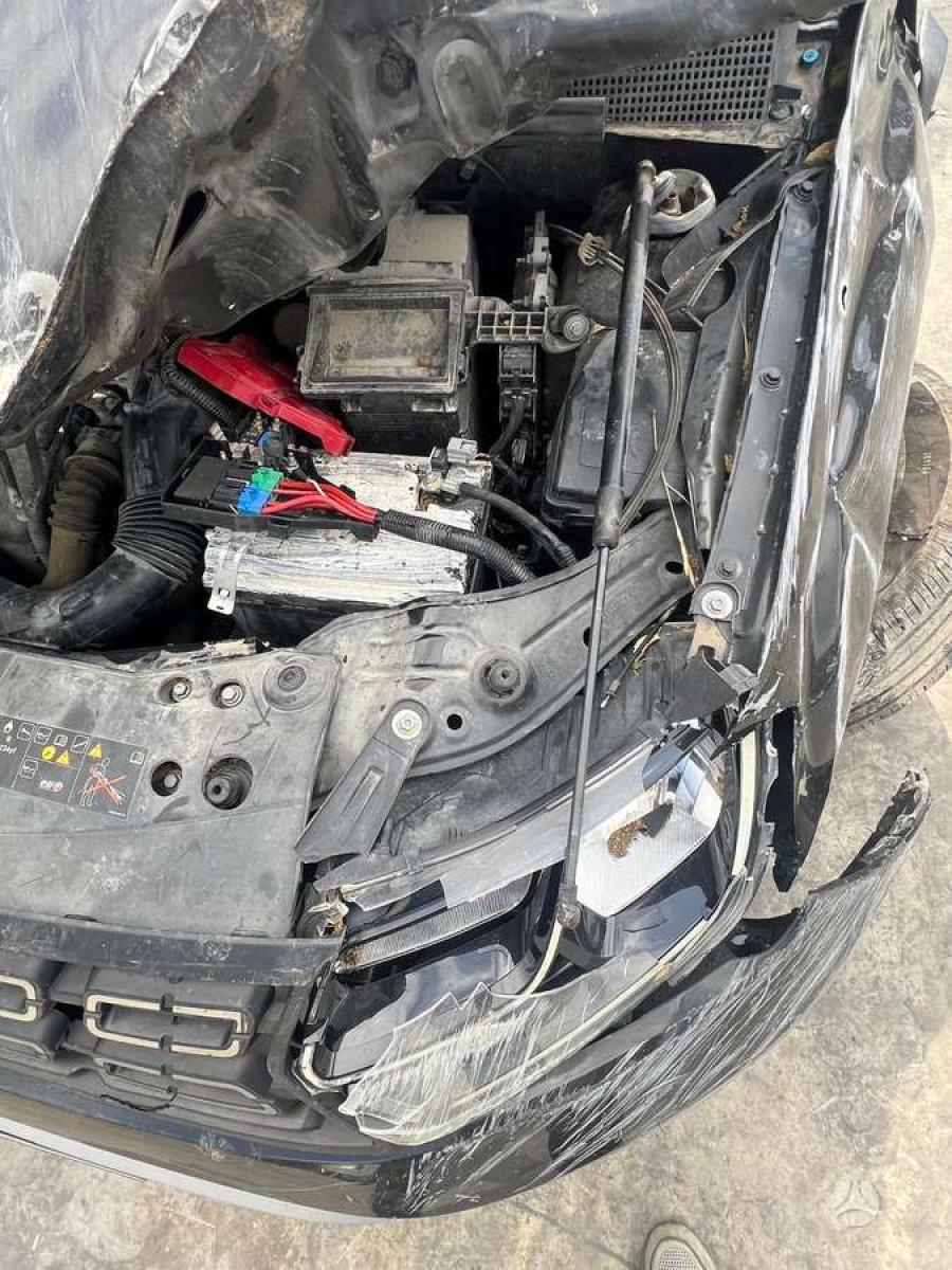 Black Dacia Duster 2017 in Taurage, with an engine capacity of 0.00 L and mileage of 140 thousand km for 3800 €, photo 8 on AUTOMOTO.COM.LV