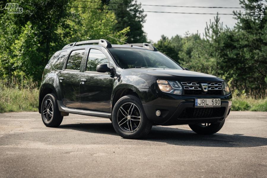 Black Dacia Duster 2017 in Vilnius, with an engine capacity of 1.50 L and mileage of 227 thousand km for 8500 €, photo 1 on AUTOMOTO.COM.LV