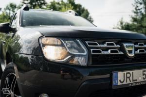 Black Dacia Duster 2017 in Vilnius, with an engine capacity of 1.50 L and mileage of 227 thousand km for 8500 €, photo 4 on AUTOMOTO.COM.LV