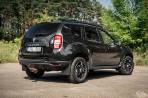 Black Dacia Duster 2017 in Vilnius, with an engine capacity of 1.50 L and mileage of 227 thousand km for 8500 €, photo 5 on AUTOMOTO.COM.LV