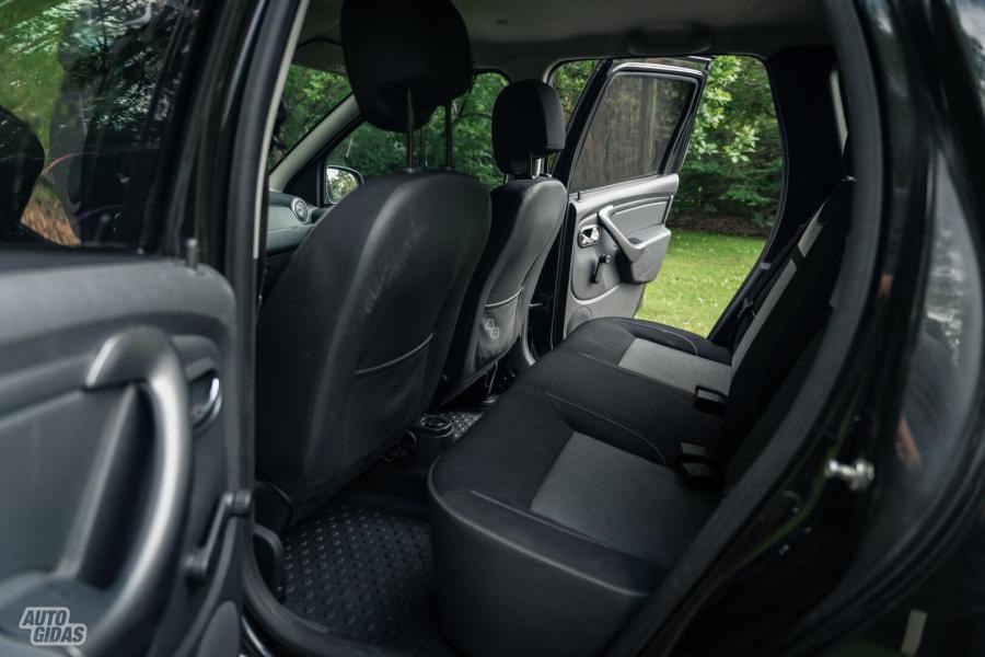 Black Dacia Duster 2017 in Vilnius, with an engine capacity of 1.50 L and mileage of 227 thousand km for 8500 €, photo 16 on AUTOMOTO.COM.LV