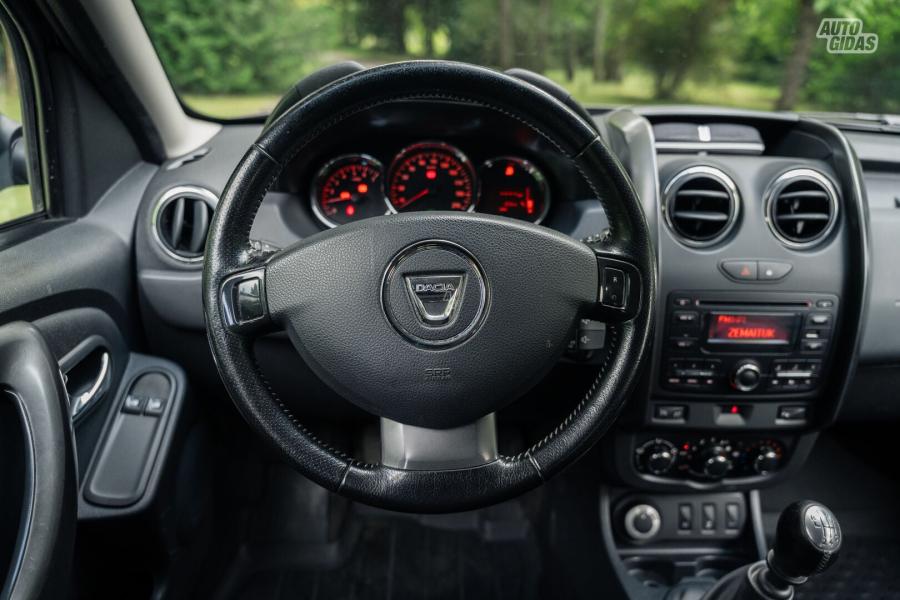 Black Dacia Duster 2017 in Vilnius, with an engine capacity of 1.50 L and mileage of 227 thousand km for 8500 €, photo 17 on AUTOMOTO.COM.LV