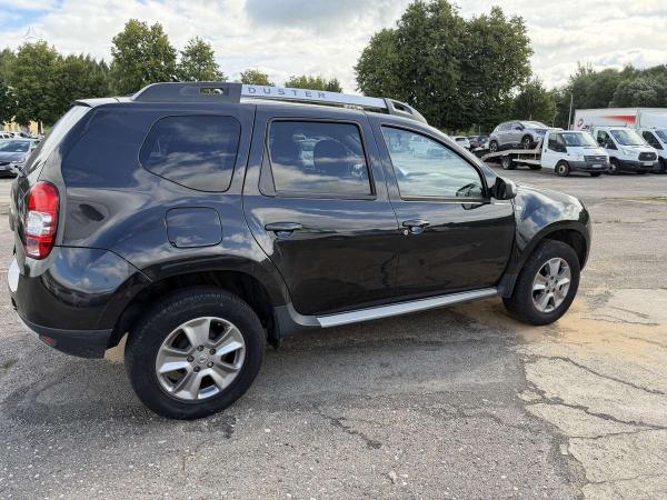 Black Dacia Duster 2017 in Taurage, with an engine capacity of 1.46 L and mileage of 168 thousand km for 5700 €, photo 2 on AUTOMOTO.COM.LV