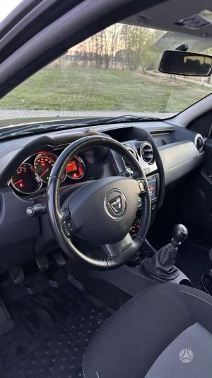 Черный Дачия Duster 2017 в Каунас, объемом двигателя 1.20 л и пробегом 75 тыс. км за 9330 €, фото 12 на AUTOMOTO.COM.LV