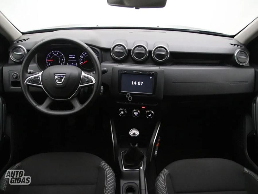 Black Dacia Duster 2018 in Vilnius, with an engine capacity of 1.20 L and mileage of 105 thousand km for 9699 €, photo 3 on AUTOMOTO.COM.LV
