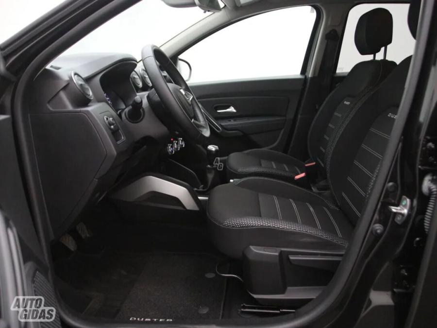 Black Dacia Duster 2018 in Vilnius, with an engine capacity of 1.20 L and mileage of 105 thousand km for 9699 €, photo 5 on AUTOMOTO.COM.LV