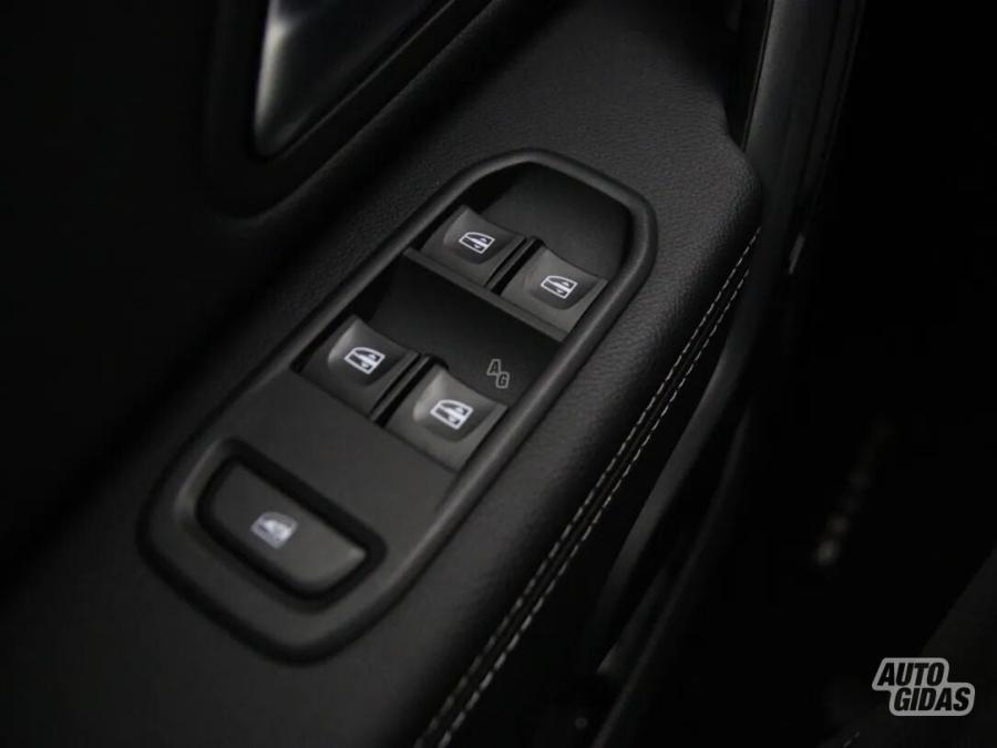 Black Dacia Duster 2018 in Vilnius, with an engine capacity of 1.20 L and mileage of 105 thousand km for 9699 €, photo 26 on AUTOMOTO.COM.LV