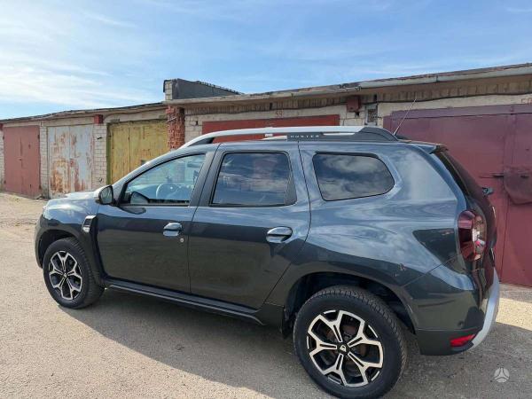 Black Dacia Duster 2019 in Klaipeda, with an engine capacity of 1.60 L and mileage of 110 thousand km for 9200 €, photo 1 on AUTOMOTO.COM.LV
