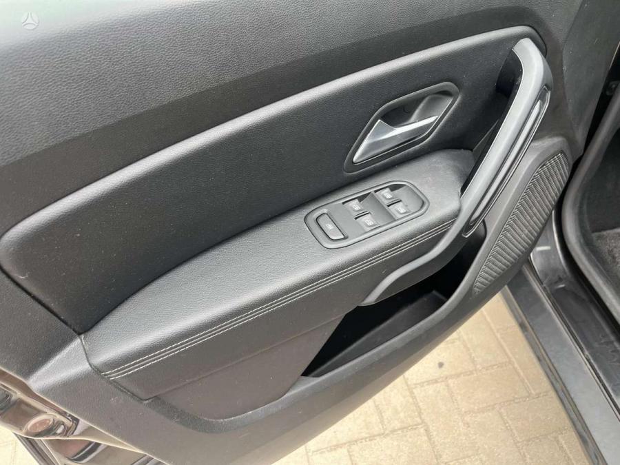 Black Dacia Duster 2020 in Taurage, with an engine capacity of 1.46 L and mileage of 214 thousand km for 7800 €, photo 18 on AUTOMOTO.COM.LV