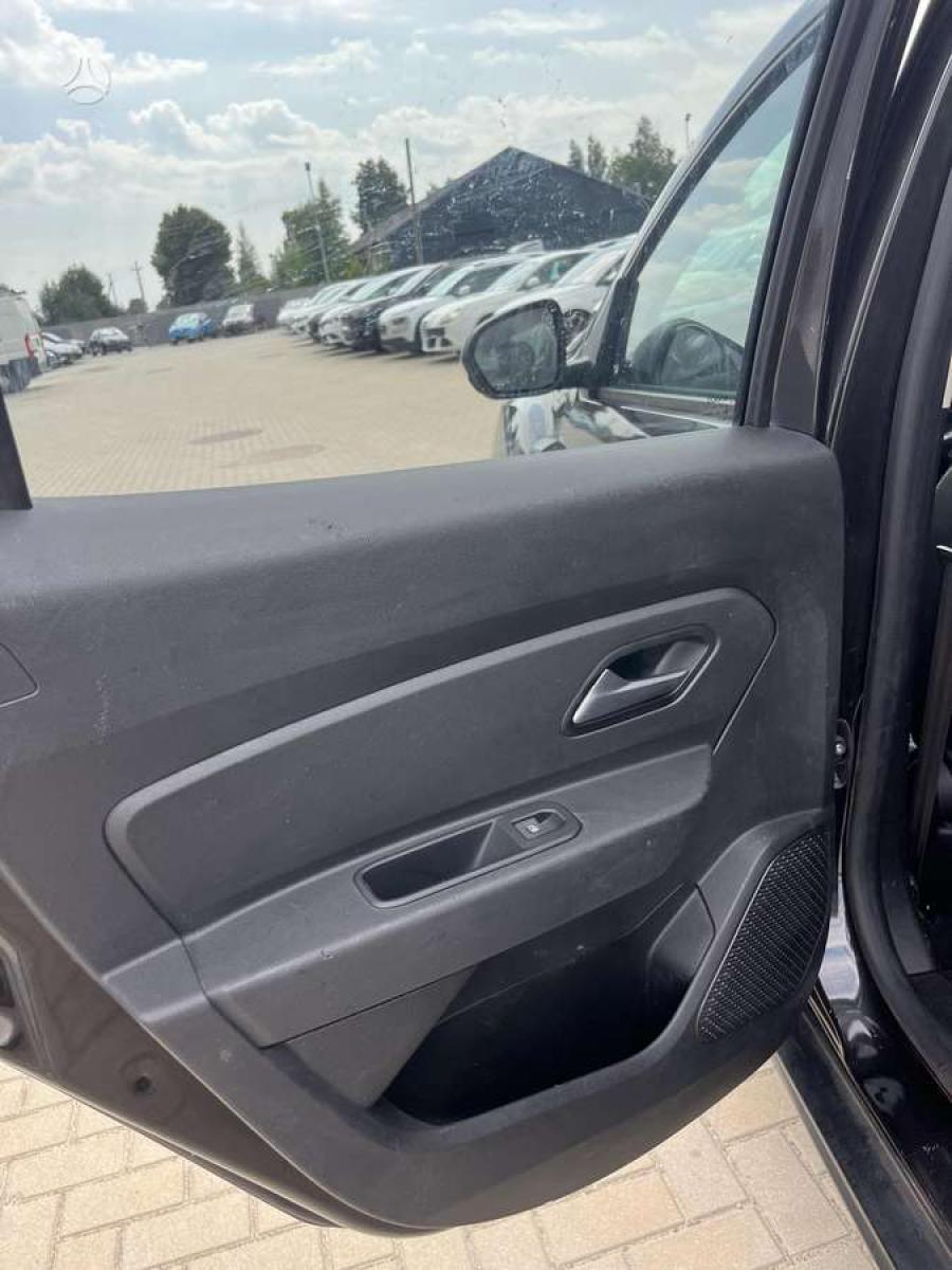 Black Dacia Duster 2020 in Taurage, with an engine capacity of 1.50 L and mileage of 214 thousand km for 7800 €, photo 19 on AUTOMOTO.COM.LV