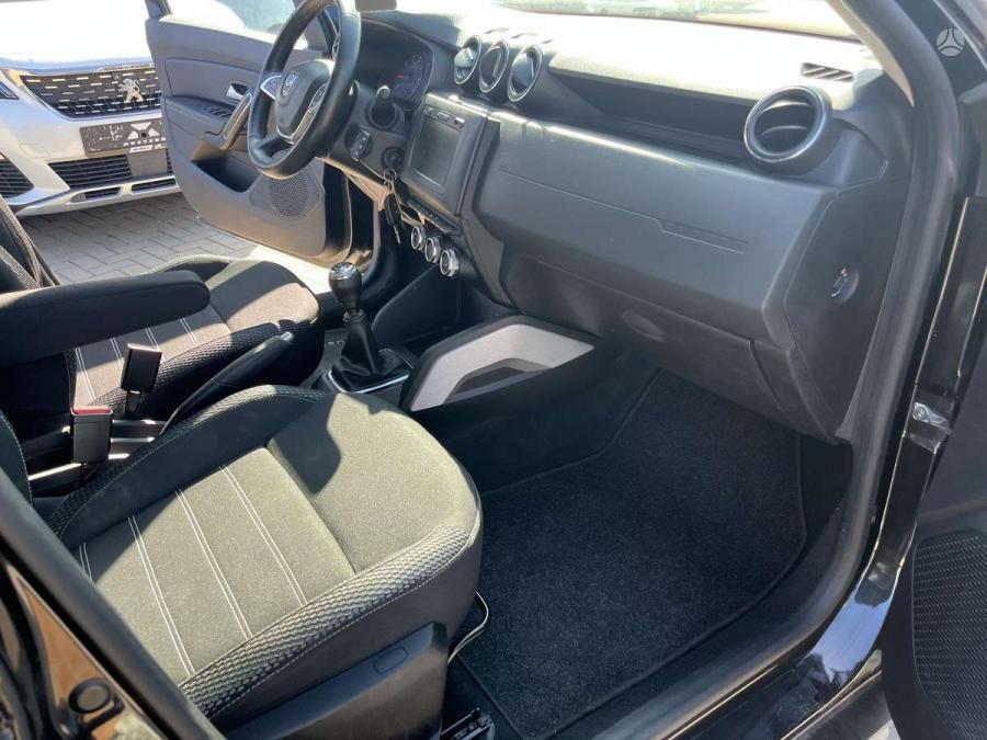 Black Dacia Duster 2020 in Taurage, with an engine capacity of 1.46 L and mileage of 214 thousand km for 7800 €, photo 28 on AUTOMOTO.COM.LV