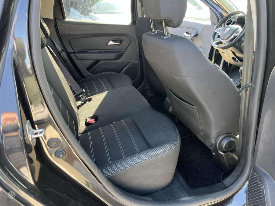 Black Dacia Duster 2020 in Taurage, with an engine capacity of 1.46 L and mileage of 214 thousand km for 7800 €, photo 30 on AUTOMOTO.COM.LV