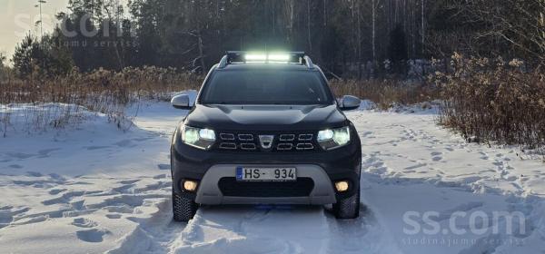 Black Dacia Duster 2021 in Riga, with an engine capacity of 1.50 L and mileage of 156 thousand km for 17545 €, photo 5 on AUTOMOTO.COM.LV