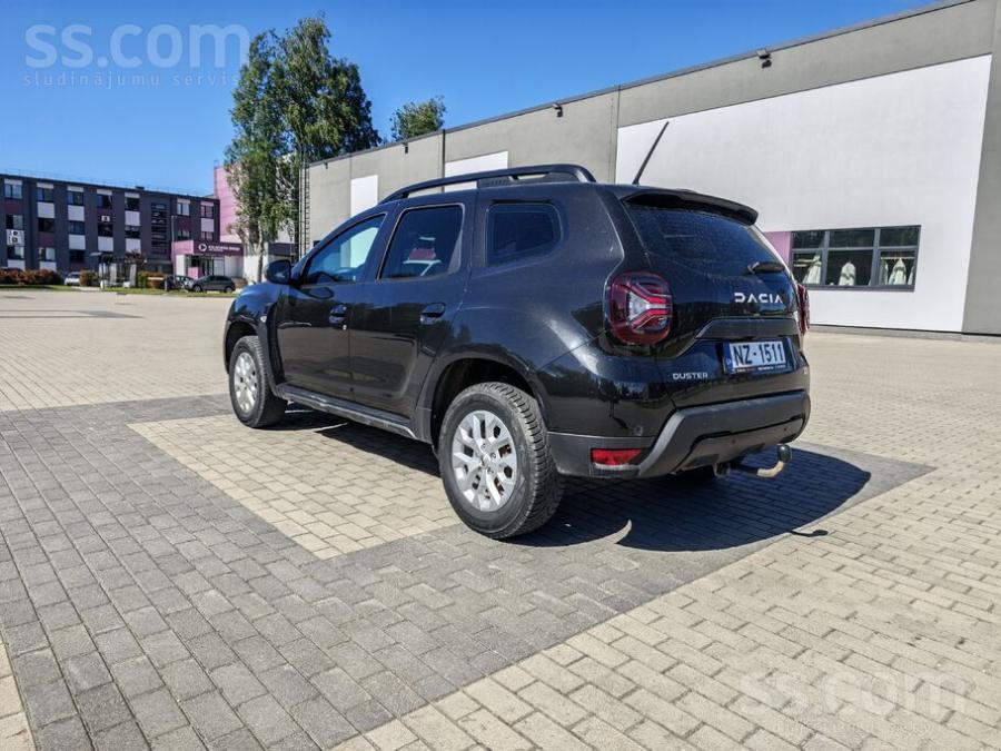Black Dacia Duster 2024 in Riga, with an engine capacity of 1.50 L and mileage of 91 thousand km for 17500 €, photo 4 on AUTOMOTO.COM.LV