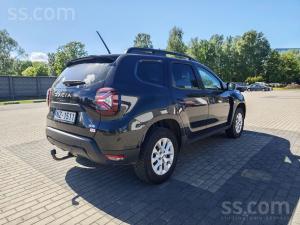Black Dacia Duster 2024 in Riga, with an engine capacity of 1.50 L and mileage of 91 thousand km for 17500 €, photo 6 on AUTOMOTO.COM.LV