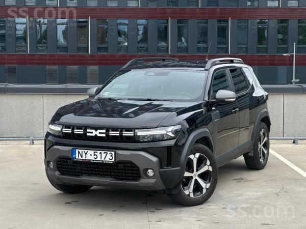 Melns Dacia Duster 2024 Rīga, ar dzinēja tilpumu 1.00 L un nobraukumu 20 tūkst. km par 21900 €, foto 1 vietnē AUTOMOTO.COM.LV