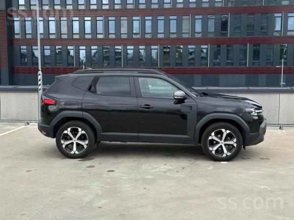 Melns Dacia Duster 2024 Rīga, ar dzinēja tilpumu 1.00 L un nobraukumu 20 tūkst. km par 21900 €, foto 3 vietnē AUTOMOTO.COM.LV