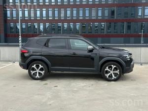 Melns Dacia Duster 2024 Rīga, ar dzinēja tilpumu 1.00 L un nobraukumu 20 tūkst. km par 21900 €, foto 4 vietnē AUTOMOTO.COM.LV