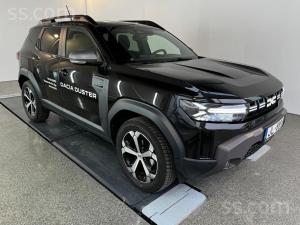 Black Dacia Duster 2025 in Riga, with an engine capacity of 1.20 L and mileage of 3 thousand km for 25990 €, photo 2 on AUTOMOTO.COM.LV