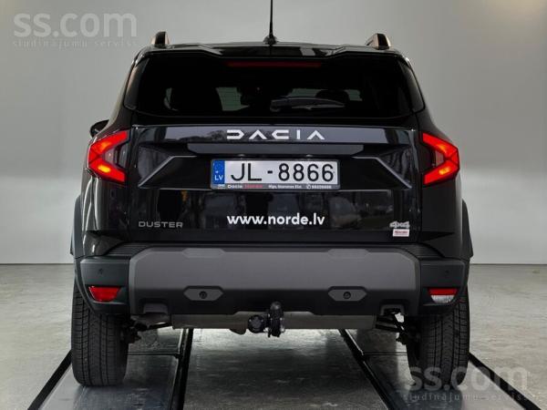 Black Dacia Duster 2025 in Riga, with an engine capacity of 1.20 L and mileage of 3 thousand km for 25990 €, photo 4 on AUTOMOTO.COM.LV