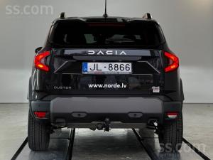 Black Dacia Duster 2025 in Riga, with an engine capacity of 1.20 L and mileage of 3 thousand km for 25990 €, photo 4 on AUTOMOTO.COM.LV