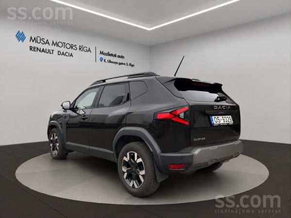 Black Dacia Duster 2025 in Riga, with an engine capacity of 1.20 L and mileage of 34 thousand km for 19595 €, photo 5 on AUTOMOTO.COM.LV