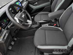 Black Dacia Duster 2025 in Riga, with an engine capacity of 1.20 L and mileage of 34 thousand km for 19595 €, photo 12 on AUTOMOTO.COM.LV