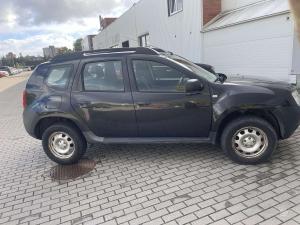 Black Dacia Duster 2011 in Kaunas, with an engine capacity of 1.60 L and mileage of 153 thousand km for 2900 €, photo 6 on AUTOMOTO.COM.LV