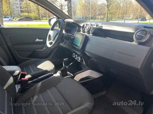 Черный Дачия Duster 2022 в Таллин, объемом двигателя 1.30 л и пробегом 36 тыс. км за 14990 €, фото 8 на AUTOMOTO.COM.LV