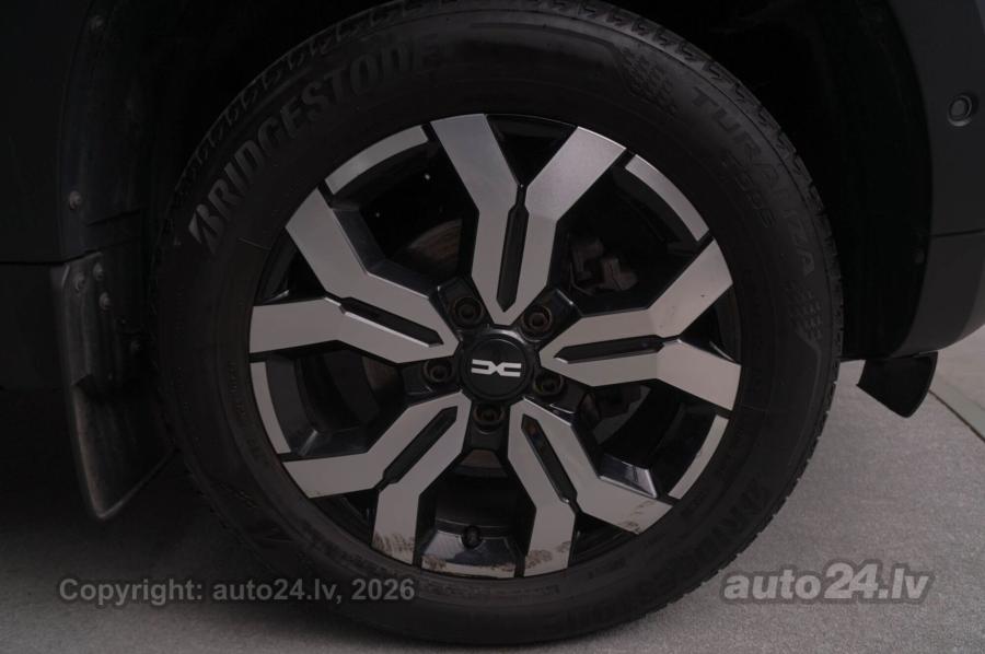 Melns Dacia Duster 2023 Tallina, ar dzinēja tilpumu 1.30 L un nobraukumu 30 tūkst. km par 16990 €, foto 16 vietnē AUTOMOTO.COM.LV