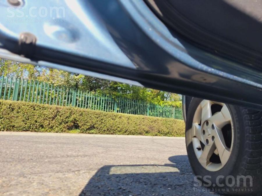 Blue Dacia Duster 2011 in Riga, with an engine capacity of 1.60 L and mileage of 175 thousand km for 7200 €, photo 16 on AUTOMOTO.COM.LV