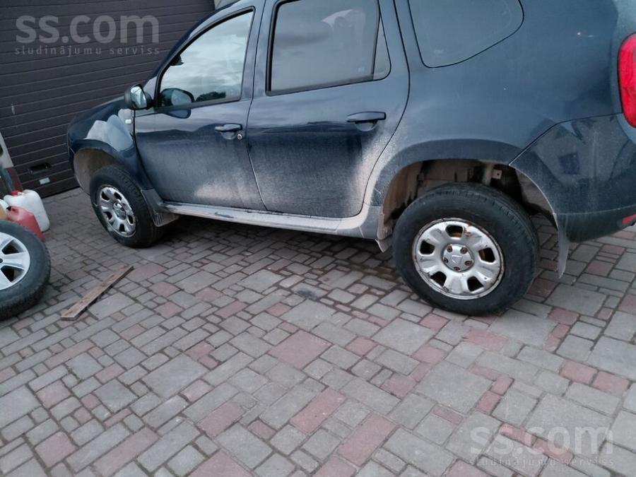 Zils Dacia Duster 2011 Jelgava, ar dzinēja tilpumu 1.50 L un nobraukumu 204 tūkst. km par 5700 €, foto 3 vietnē AUTOMOTO.COM.LV