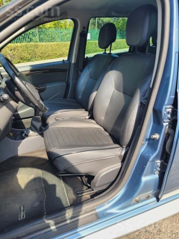Zils Dacia Duster 2011 Rīga, ar dzinēja tilpumu 1.60 L un nobraukumu 175 tūkst. km par 7200 €, foto 5 vietnē AUTOMOTO.COM.LV
