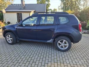 Blue Dacia Duster 2011 in Bauska, with an engine capacity of 1.50 L and mileage of 174 thousand km for 4800 €, photo 5 on AUTOMOTO.COM.LV