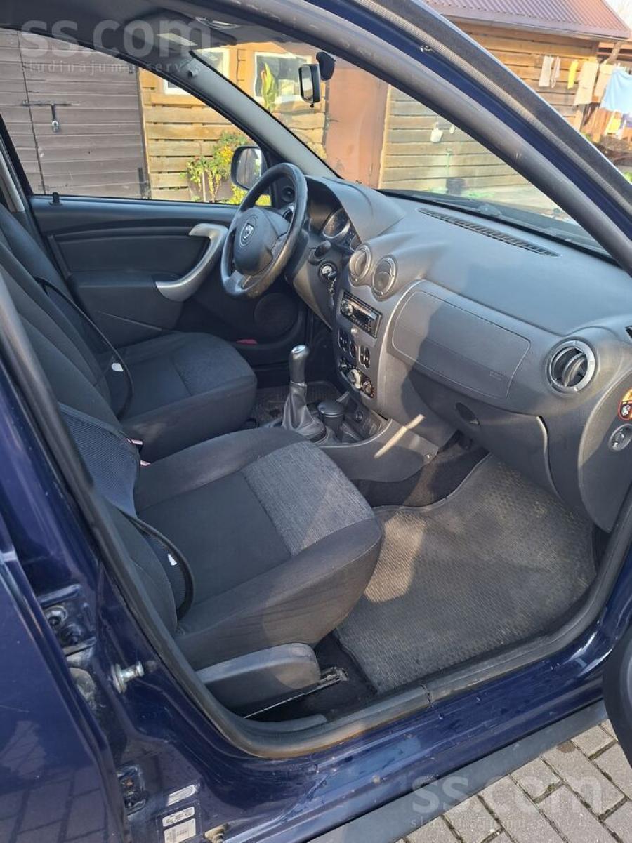 Blue Dacia Duster 2011 in Bauska, with an engine capacity of 1.50 L and mileage of 174 thousand km for 4800 €, photo 9 on AUTOMOTO.COM.LV