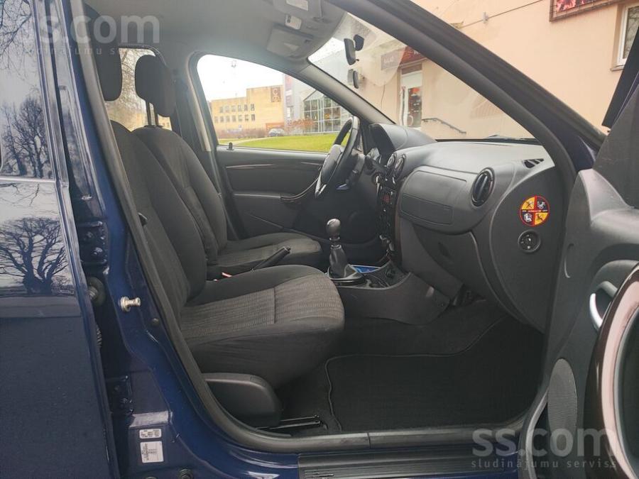 Blue Dacia Duster 2012 in Cesis, with an engine capacity of 1.50 L and mileage of 264 thousand km for 5750 €, photo 11 on AUTOMOTO.COM.LV