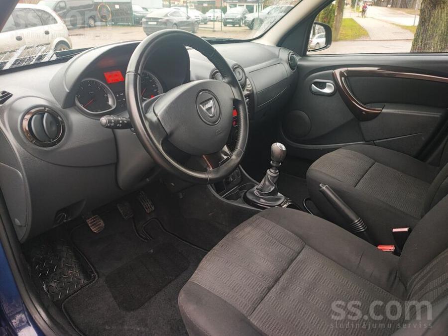 Blue Dacia Duster 2012 in Cesis, with an engine capacity of 1.50 L and mileage of 264 thousand km for 5750 €, photo 13 on AUTOMOTO.COM.LV