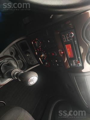 Blue Dacia Duster 2012 in Cesis, with an engine capacity of 1.50 L and mileage of 264 thousand km for 5750 €, photo 18 on AUTOMOTO.COM.LV