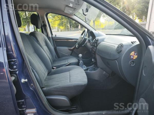 Zils Dacia Duster 2012 Cēsis, ar dzinēja tilpumu 1.50 L un nobraukumu 264 tūkst. km par 5750 €, foto 1 vietnē AUTOMOTO.COM.LV