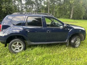 Zils Dacia Duster 2014 Rēzekne, ar dzinēja tilpumu 1.50 L un nobraukumu 236 tūkst. km par 5200 €, foto 4 vietnē AUTOMOTO.COM.LV