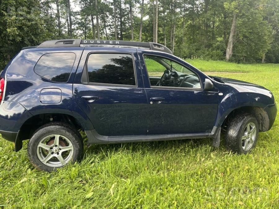 Zils Dacia Duster 2014 Rēzekne, ar dzinēja tilpumu 1.50 L un nobraukumu 236 tūkst. km par 5200 €, foto 4 vietnē AUTOMOTO.COM.LV
