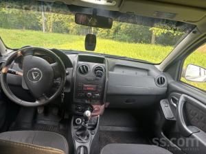 Zils Dacia Duster 2014 Rēzekne, ar dzinēja tilpumu 1.50 L un nobraukumu 236 tūkst. km par 5200 €, foto 7 vietnē AUTOMOTO.COM.LV