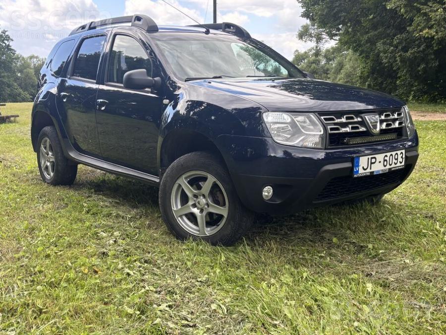 Blue Dacia Duster 2014 in Rezekne, with an engine capacity of 1.50 L and mileage of 236 thousand km for 4990 €, photo 4 on AUTOMOTO.COM.LV