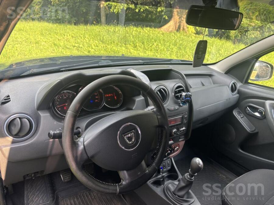 Blue Dacia Duster 2014 in Rezekne, with an engine capacity of 1.50 L and mileage of 236 thousand km for 4990 €, photo 9 on AUTOMOTO.COM.LV